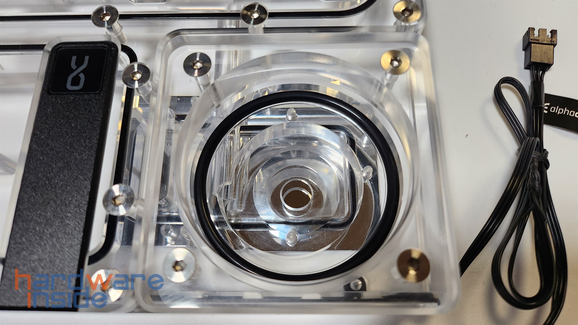 alphacool-core-distro-plate-montage-pumpe (2).jpg | Die Hardware ...