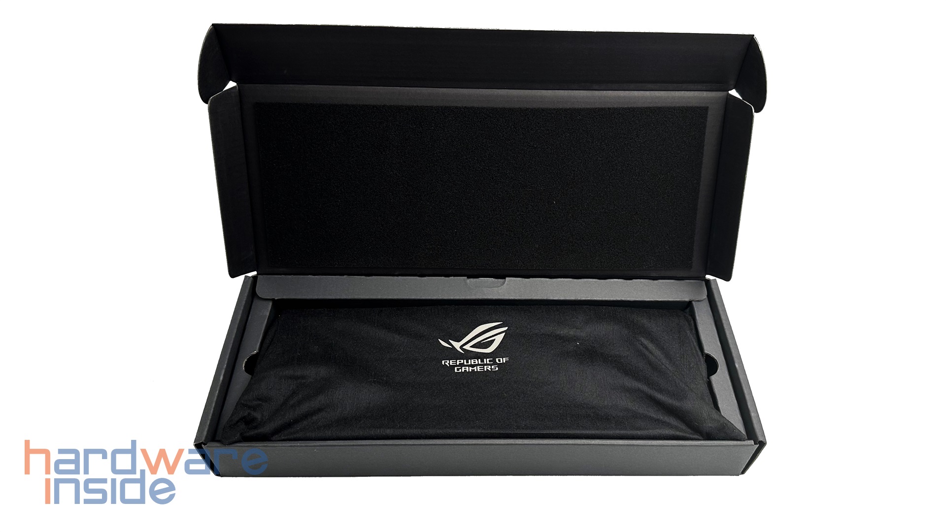 ASUS ROG Falchion RX Low Profile - 4.jpg | Die Hardware-Community für ...