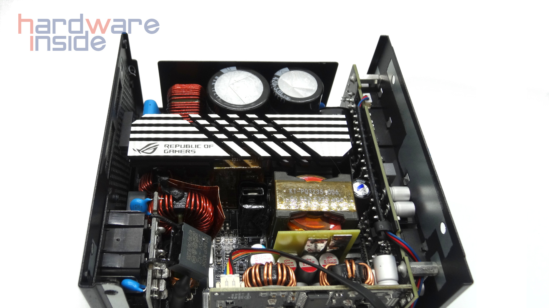 ASUS ROG LOKI SFX-L 850W Platinum in der Vorstellung - Hardware-Inside