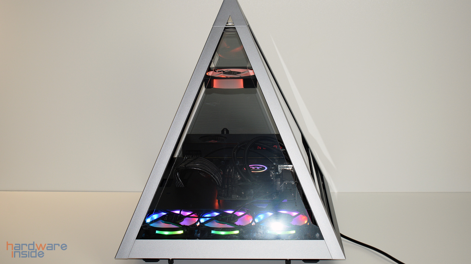 Azza Pyramid 804 (40).jpg | Die Hardware-Community für Enthusiasten und ...