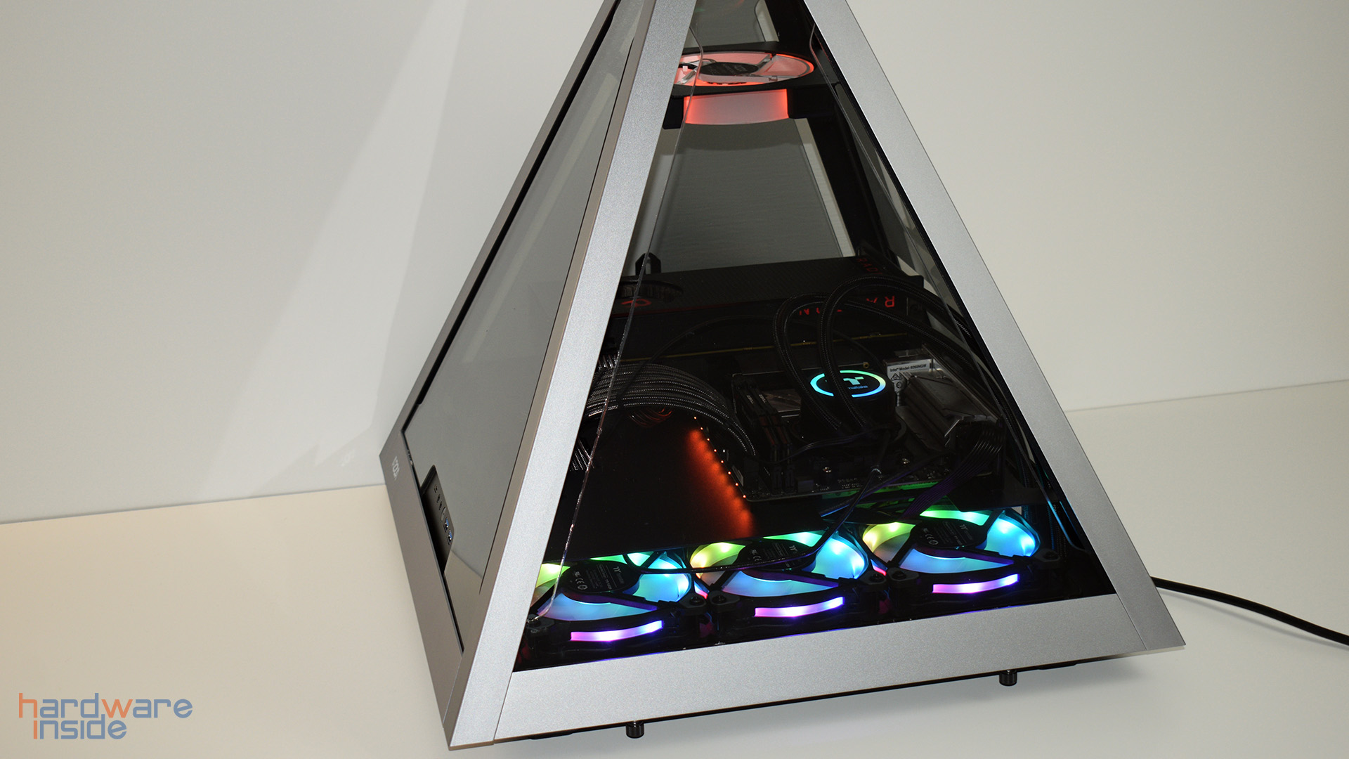 Azza Pyramid 804 (41).jpg | Die Hardware-Community für Enthusiasten und ...