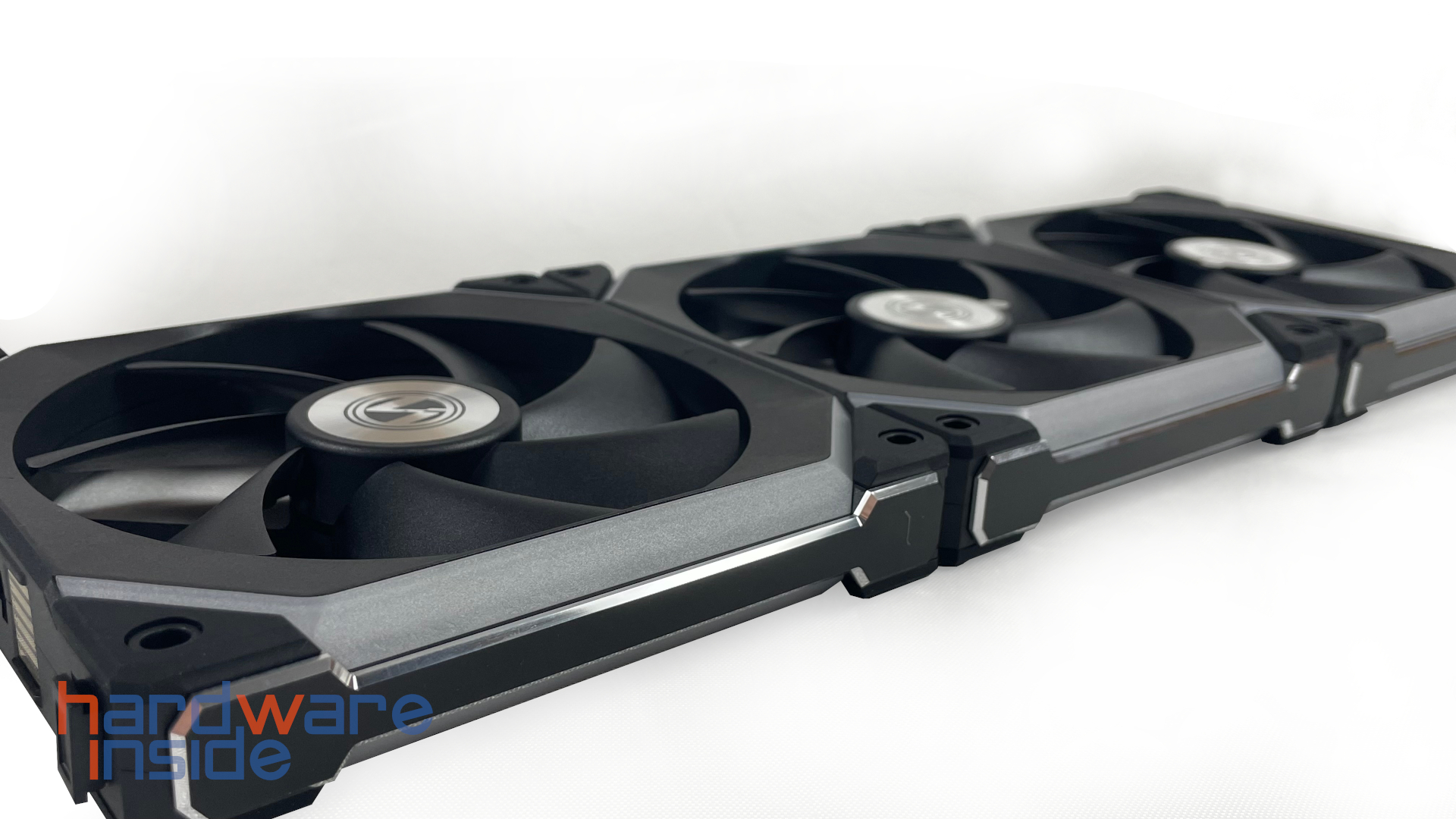 Lian Li Uni Fan SL V2 RGB_13 | Die Hardware-Community für Enthusiasten und Gamer