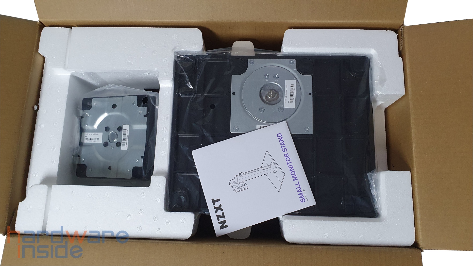 nzxt_canvas_monitor_stand_verpackung_offen.jpg | Die Hardware-Community ...